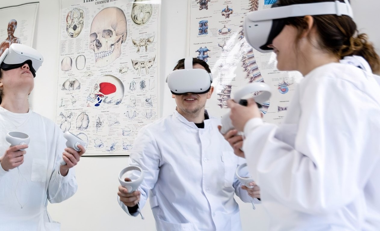 Surgical Planning, Digital Twins, and Medical Education in Augmented and Virtual Reality ...